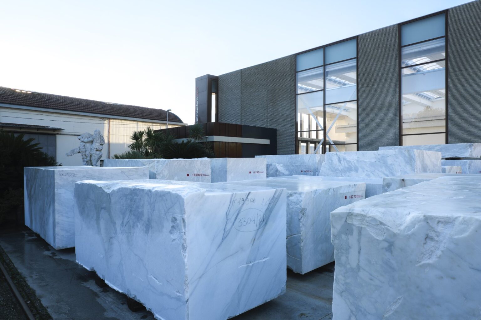 The FUM headquarters expands: the new hall C1 - Franchi Umberto Marmi