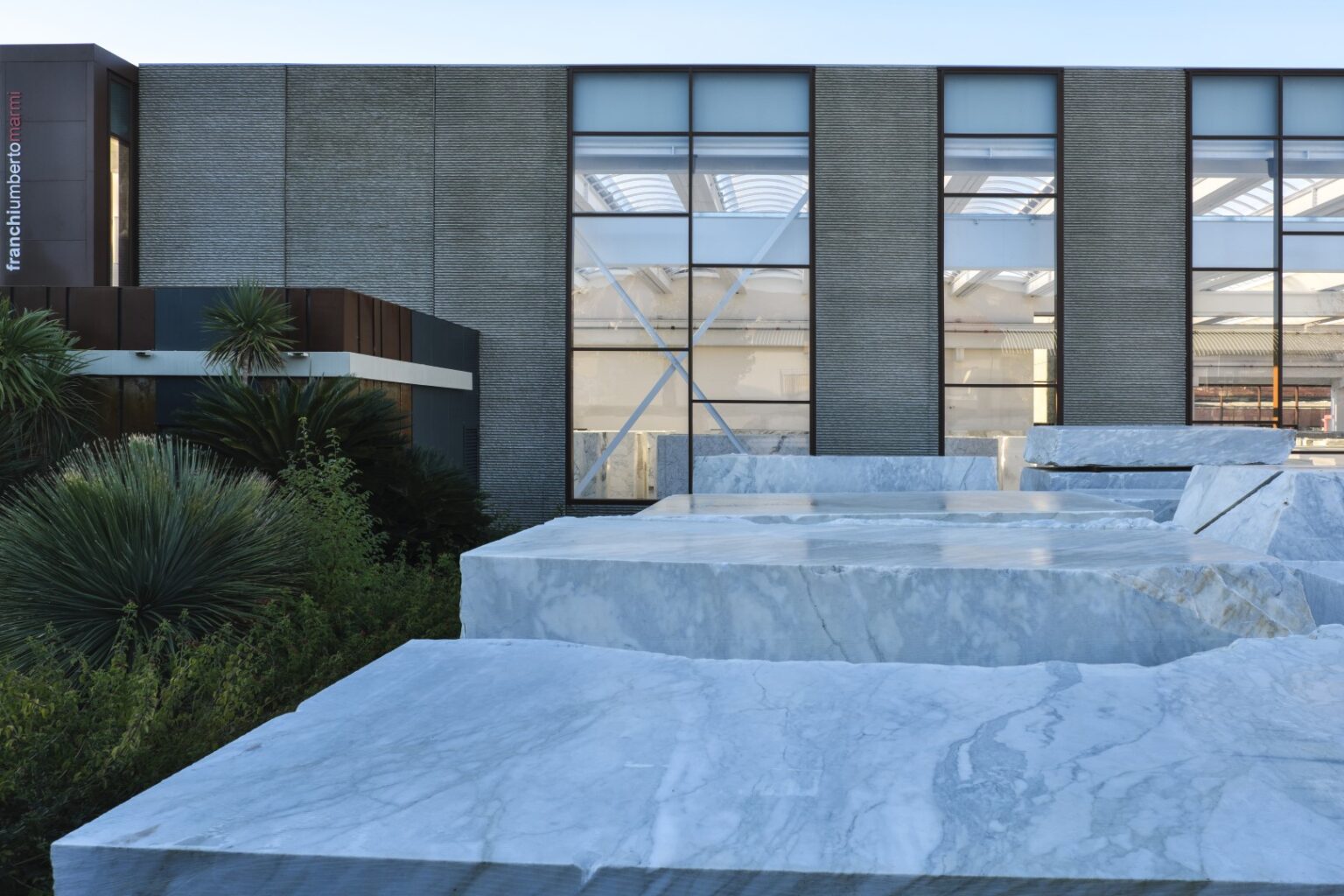 The FUM headquarters expands: the new hall C1 - Franchi Umberto Marmi