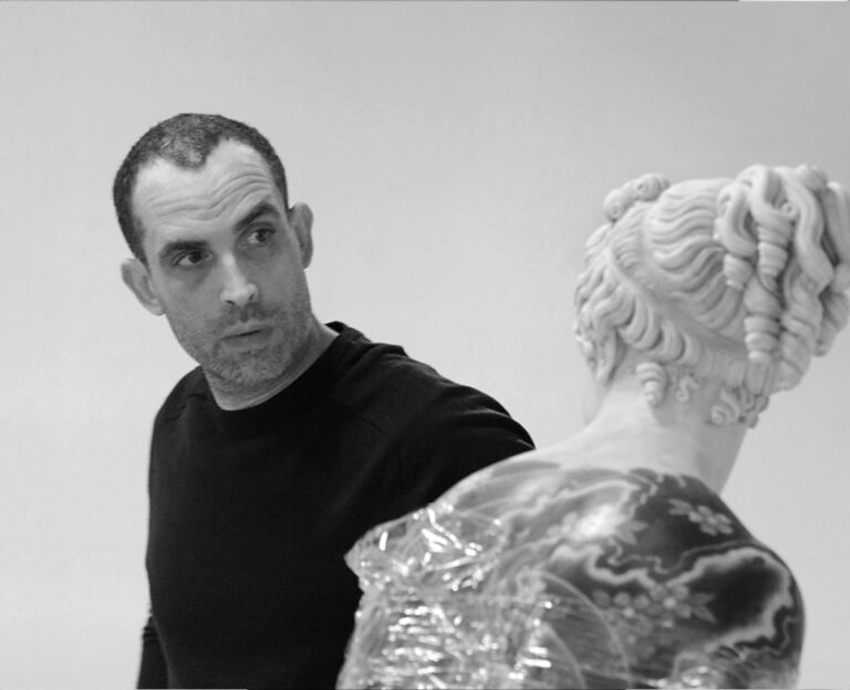 The new artwork of Fabio Viale: a wheel with a marble rose for a Miami ...